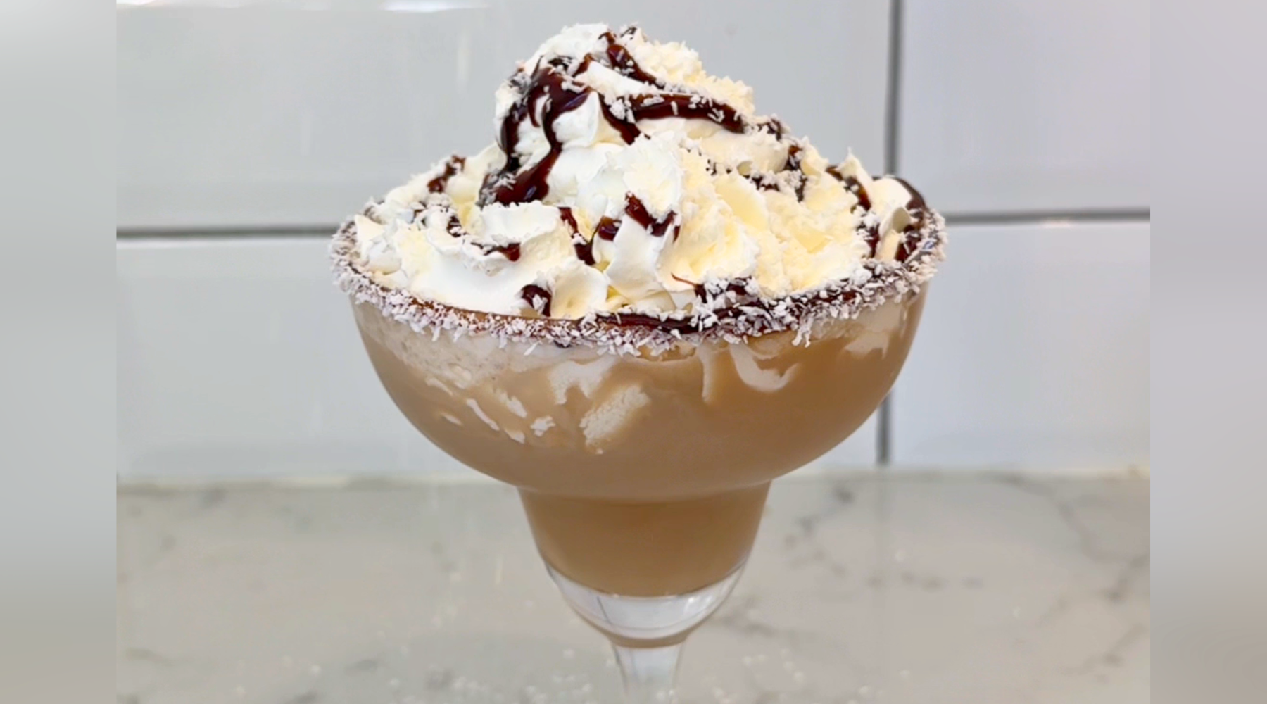 How To Make a Bounty Espresso Martini (Coconut, Coffee & Gin) – Heaps ...